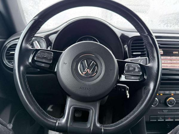 Sarkans Volkswagen Beetle 2012 Viļņa, ar dzinēja tilpumu 1.20 L un nobraukumu 129 tūkst. km par 3990 €, foto 6 vietnē AUTOMOTO.COM.LV