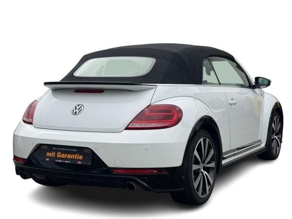 White Volkswagen Beetle 2017 in Kaunas, with an engine capacity of 2.00 L and mileage of 100 thousand km for 26190 €, photo 6 on AUTOMOTO.COM.LV