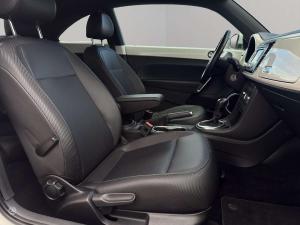 Balts Volkswagen Beetle 2012 Kauņa, ar dzinēja tilpumu 2.50 L un nobraukumu 158 tūkst. km par 6999 €, foto 9 vietnē AUTOMOTO.COM.LV