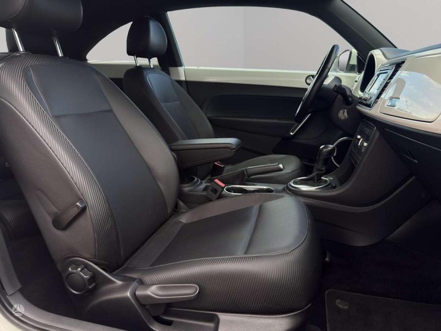 Balts Volkswagen Beetle 2012 Kauņa, ar dzinēja tilpumu 2.50 L un nobraukumu 158 tūkst. km par 6999 €, foto 9 vietnē AUTOMOTO.COM.LV