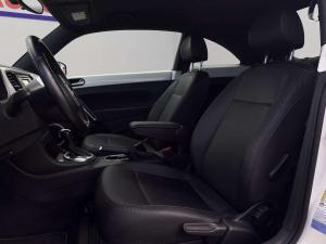 Balts Volkswagen Beetle 2012 Kauņa, ar dzinēja tilpumu 2.50 L un nobraukumu 158 tūkst. km par 6999 €, foto 14 vietnē AUTOMOTO.COM.LV