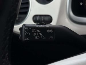 Balts Volkswagen Beetle 2012 Kauņa, ar dzinēja tilpumu 2.50 L un nobraukumu 158 tūkst. km par 6999 €, foto 18 vietnē AUTOMOTO.COM.LV