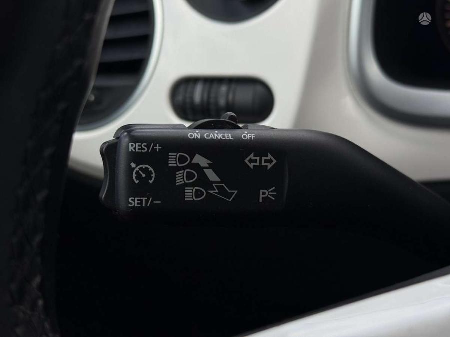 Balts Volkswagen Beetle 2012 Kauņa, ar dzinēja tilpumu 2.50 L un nobraukumu 158 tūkst. km par 6999 €, foto 18 vietnē AUTOMOTO.COM.LV