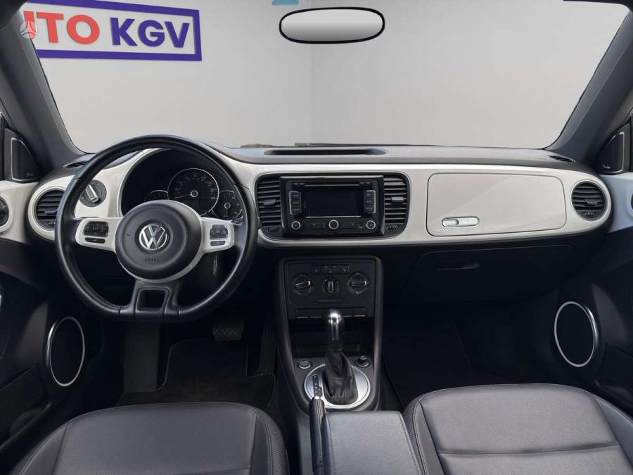 White Volkswagen Beetle 2012 in Kaunas, with an engine capacity of 2.50 L and mileage of 158 thousand km for 6999 €, photo 12 on AUTOMOTO.COM.LV