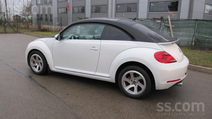 White Volkswagen Beetle 2013 in Riga, with an engine capacity of 1.60 L and mileage of 254 thousand km for 6350 €, photo 18 on AUTOMOTO.COM.LV