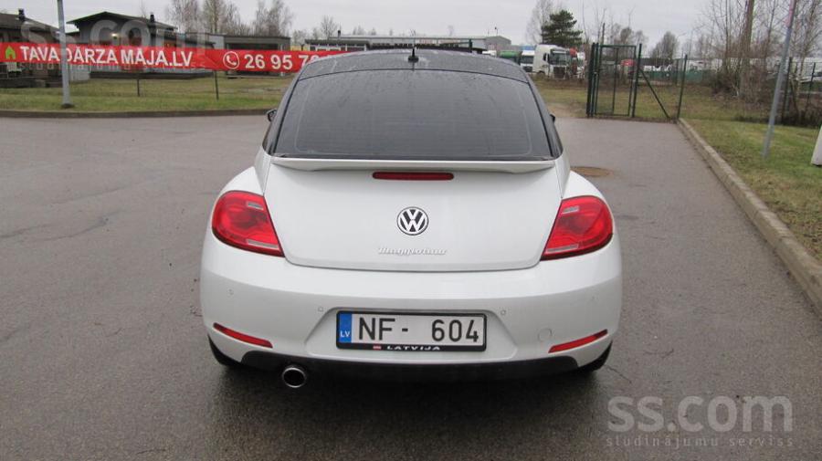 White Volkswagen Beetle 2013 in Riga, with an engine capacity of 1.60 L and mileage of 254 thousand km for 6350 €, photo 21 on AUTOMOTO.COM.LV