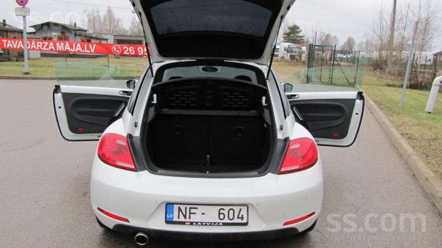 White Volkswagen Beetle 2013 in Riga, with an engine capacity of 1.60 L and mileage of 254 thousand km for 6350 €, photo 34 on AUTOMOTO.COM.LV