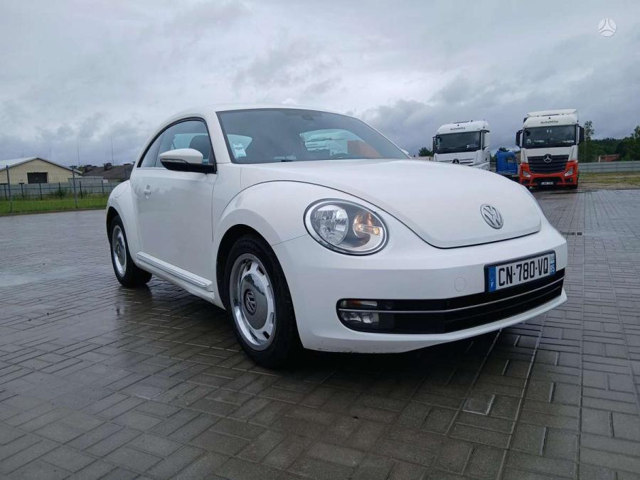 White Volkswagen Beetle 2013 in Taurage, with an engine capacity of 1.60 L and mileage of 206 thousand km for 3800 €, photo 3 on AUTOMOTO.COM.LV