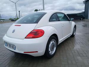 White Volkswagen Beetle 2013 in Taurage, with an engine capacity of 1.60 L and mileage of 206 thousand km for 3800 €, photo 6 on AUTOMOTO.COM.LV