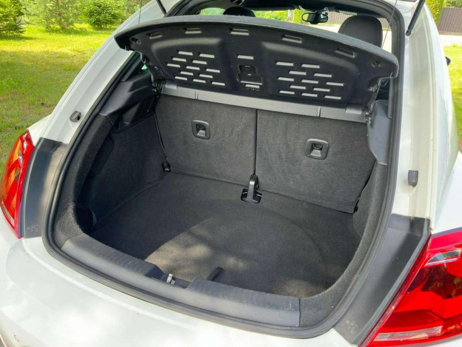 Balts Volkswagen Beetle 2013 Viļņa, ar dzinēja tilpumu 1.97 L un nobraukumu 263 tūkst. km par 8100 €, foto 38 vietnē AUTOMOTO.COM.LV