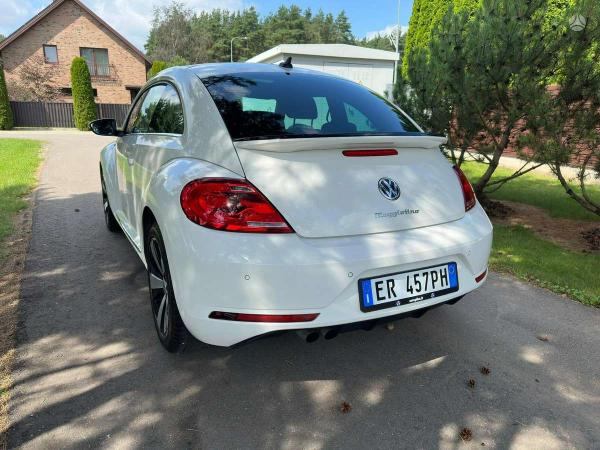 Balts Volkswagen Beetle 2013 Viļņa, ar dzinēja tilpumu 1.97 L un nobraukumu 263 tūkst. km par 7900 €, foto 4 vietnē AUTOMOTO.COM.LV