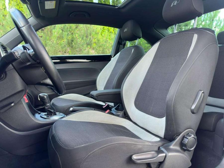 Balts Volkswagen Beetle 2013 Viļņa, ar dzinēja tilpumu 1.97 L un nobraukumu 263 tūkst. km par 7900 €, foto 30 vietnē AUTOMOTO.COM.LV