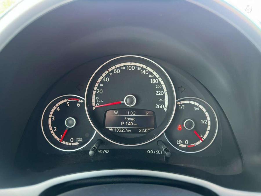 Balts Volkswagen Beetle 2013 Viļņa, ar dzinēja tilpumu 1.97 L un nobraukumu 263 tūkst. km par 7900 €, foto 38 vietnē AUTOMOTO.COM.LV