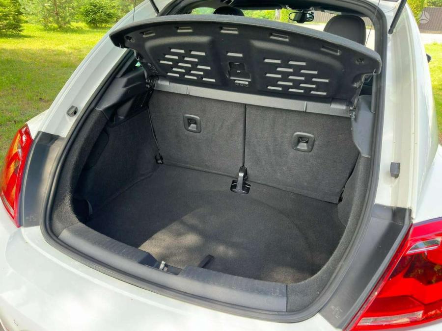 Balts Volkswagen Beetle 2013 Viļņa, ar dzinēja tilpumu 1.97 L un nobraukumu 263 tūkst. km par 7900 €, foto 39 vietnē AUTOMOTO.COM.LV