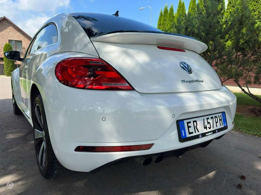 White Volkswagen Beetle 2013 in Vilnius, with an engine capacity of 1.97 L and mileage of 263 thousand km for 7900 €, photo 7 on AUTOMOTO.COM.LV