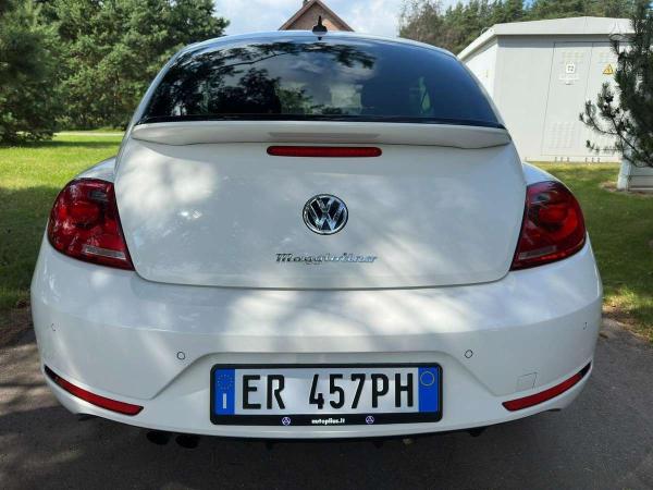 White Volkswagen Beetle 2013 in Vilnius, with an engine capacity of 1.97 L and mileage of 263 thousand km for 7900 €, photo 7 on AUTOMOTO.COM.LV