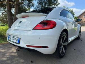 White Volkswagen Beetle 2013 in Vilnius, with an engine capacity of 1.97 L and mileage of 263 thousand km for 7900 €, photo 9 on AUTOMOTO.COM.LV