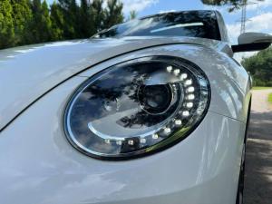 White Volkswagen Beetle 2013 in Vilnius, with an engine capacity of 1.97 L and mileage of 263 thousand km for 7900 €, photo 19 on AUTOMOTO.COM.LV