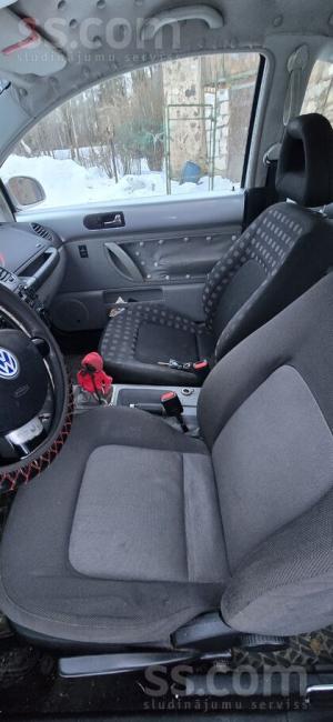 Balts Volkswagen Beetle 2000 Tukums, ar dzinēja tilpumu 1.90 L un nobraukumu 490 tūkst. km par 700 €, foto 6 vietnē AUTOMOTO.COM.LV