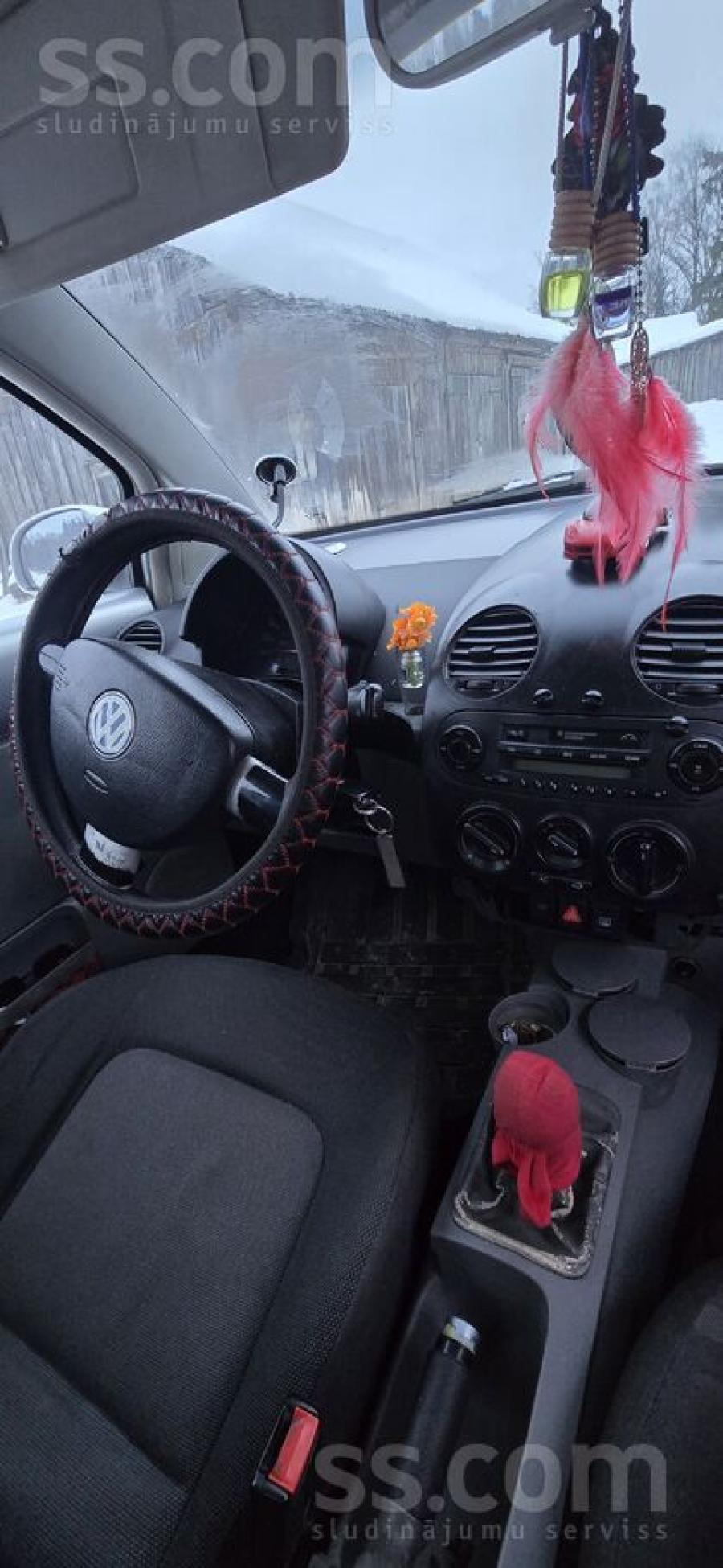 Balts Volkswagen Beetle 2000 Tukums, ar dzinēja tilpumu 1.90 L un nobraukumu 490 tūkst. km par 700 €, foto 9 vietnē AUTOMOTO.COM.LV