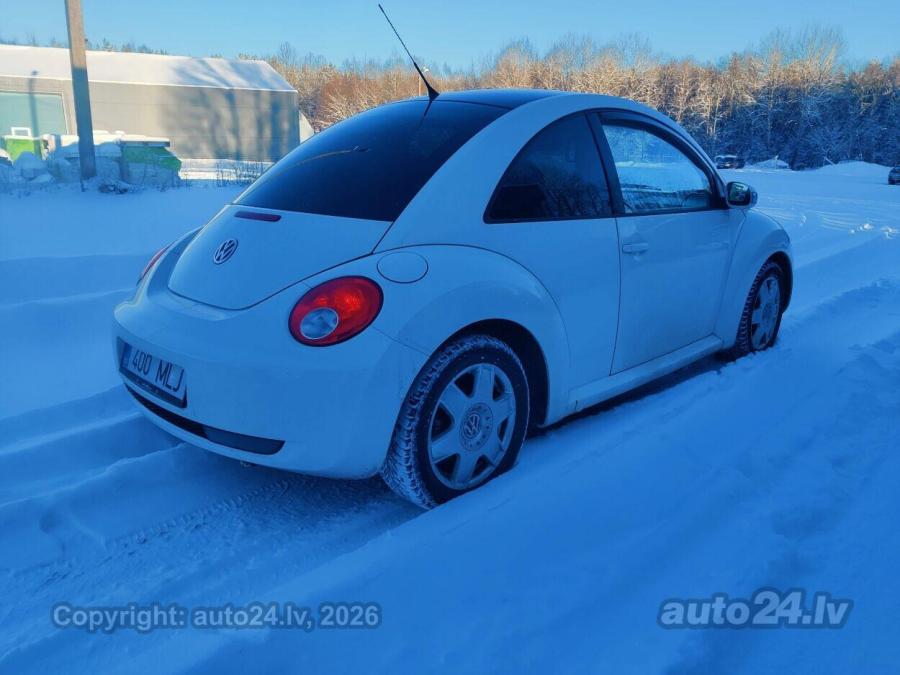 Balts Volkswagen Beetle 2008 Tallina, ar dzinēja tilpumu 1.60 L un nobraukumu 196 tūkst. km par 3800 €, foto 4 vietnē AUTOMOTO.COM.LV