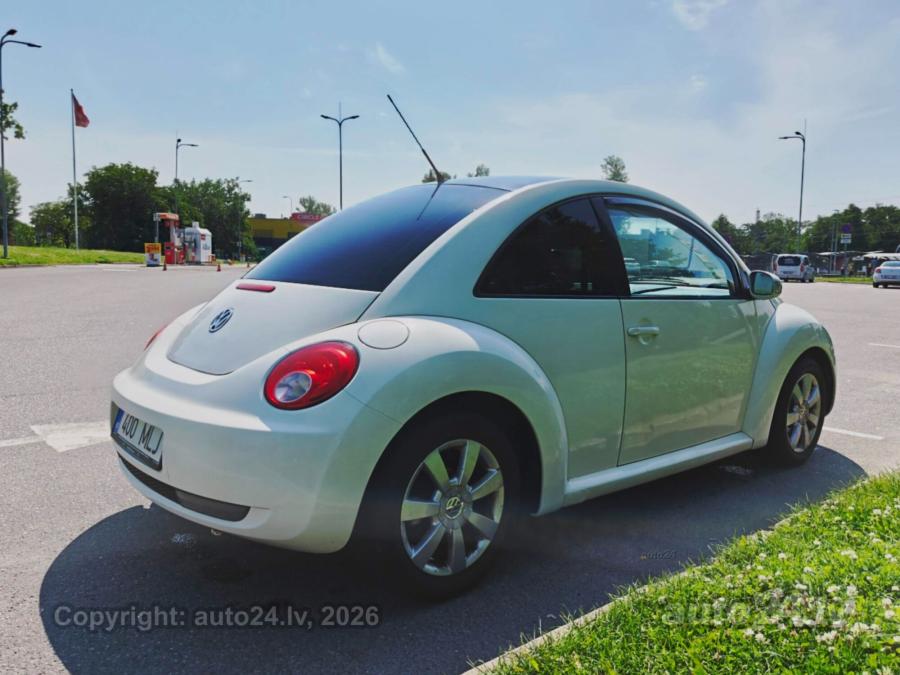 White Volkswagen Beetle 2008 in Tallinn, with an engine capacity of 1.60 L and mileage of 196 thousand km for 3300 €, photo 4 on AUTOMOTO.COM.LV