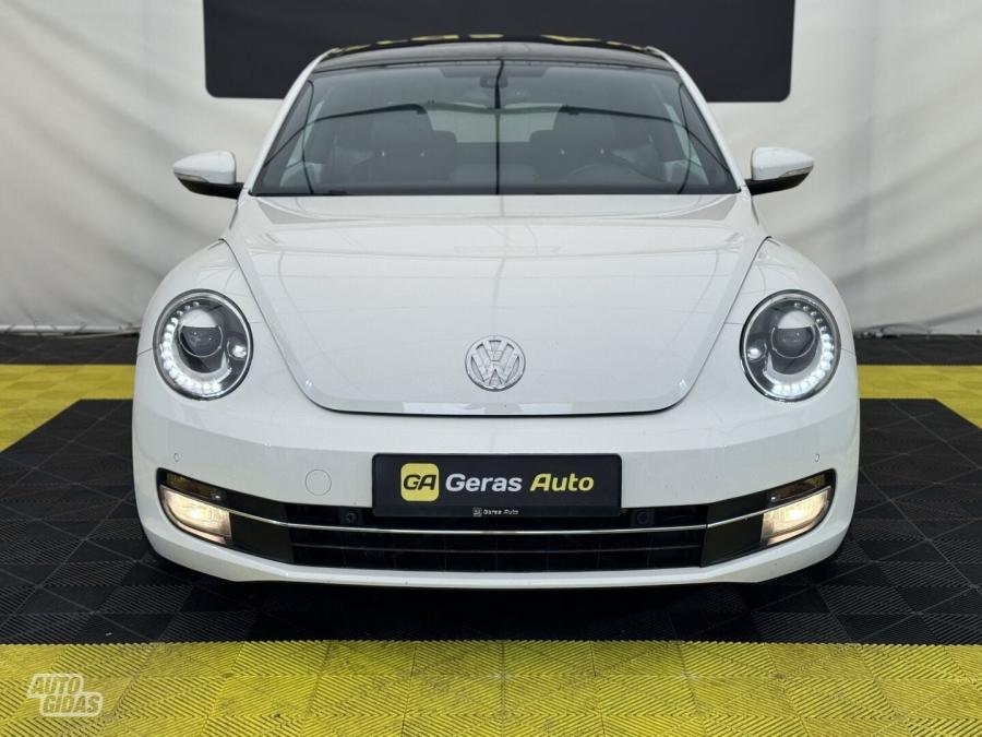 White Volkswagen Beetle 2012 in Avizieniai, with an engine capacity of 2.00 L and mileage of 250 thousand km for 7200 €, photo 2 on AUTOMOTO.COM.LV