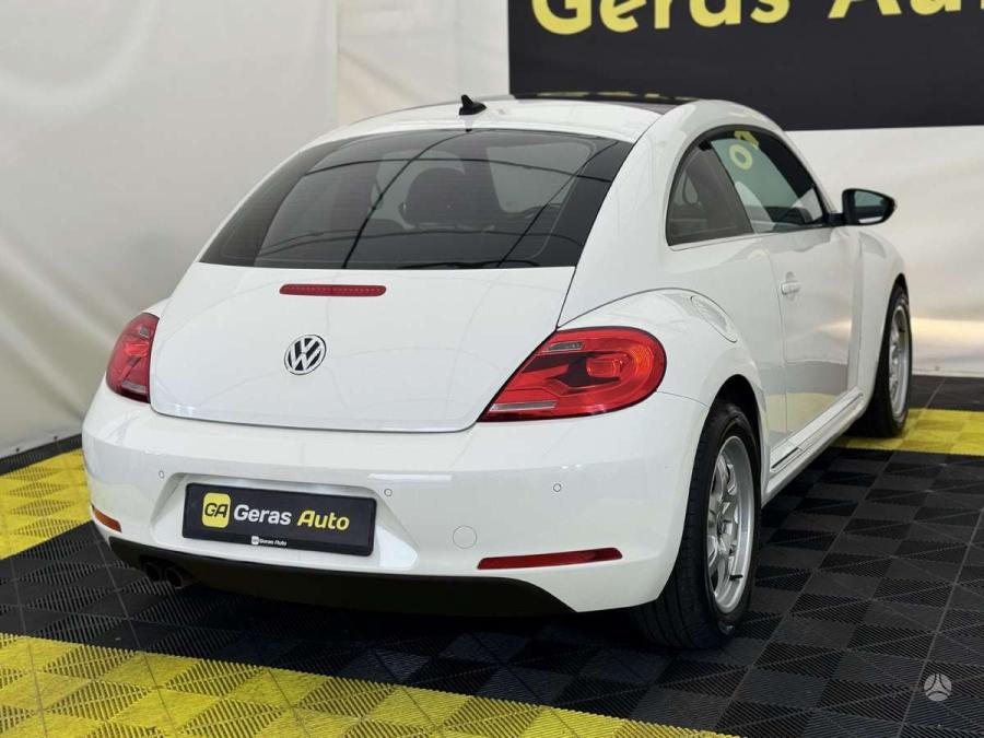Balts Volkswagen Beetle 2012 Viļņa, ar dzinēja tilpumu 1.97 L un nobraukumu 250 tūkst. km par 7200 €, foto 4 vietnē AUTOMOTO.COM.LV
