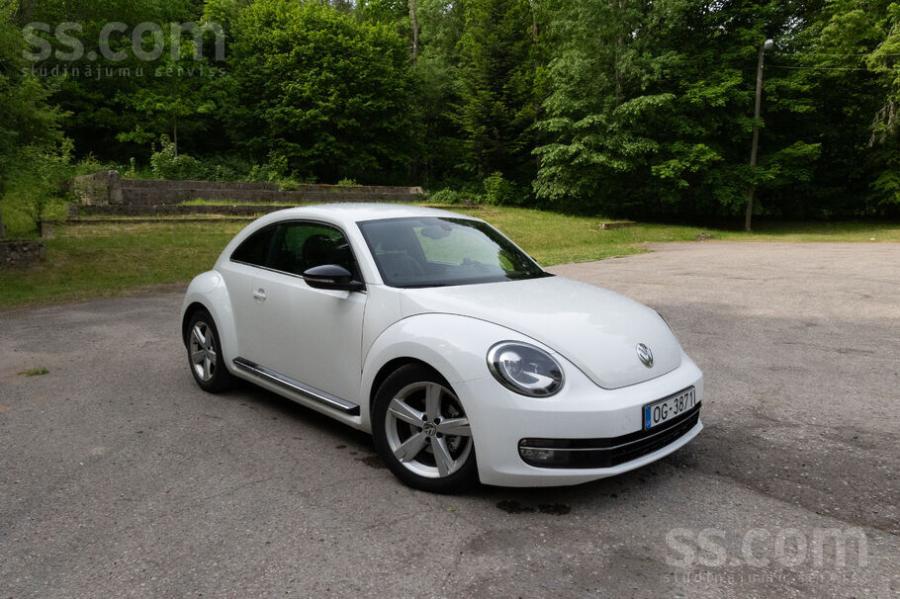 Balts Volkswagen Beetle 2012 Liepāja, ar dzinēja tilpumu 2.00 L un nobraukumu 210 tūkst. km par 7200 €, foto 3 vietnē AUTOMOTO.COM.LV
