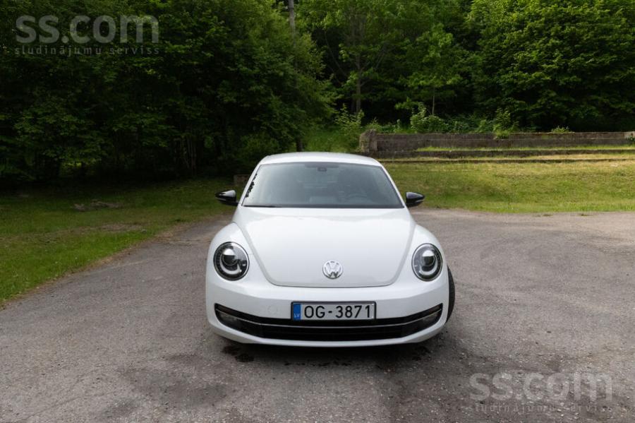 Balts Volkswagen Beetle 2012 Liepāja, ar dzinēja tilpumu 2.00 L un nobraukumu 210 tūkst. km par 7200 €, foto 7 vietnē AUTOMOTO.COM.LV