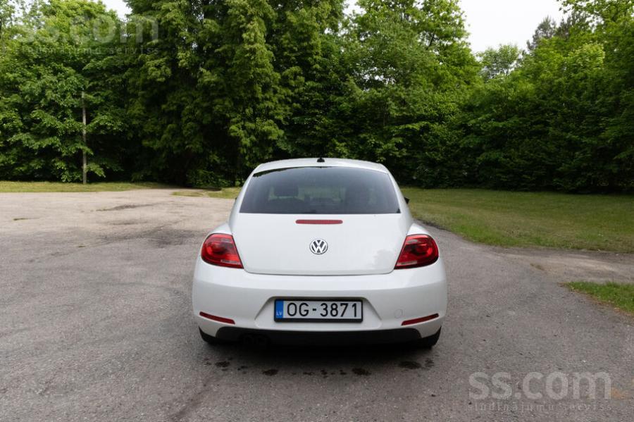 Balts Volkswagen Beetle 2012 Liepāja, ar dzinēja tilpumu 2.00 L un nobraukumu 210 tūkst. km par 7200 €, foto 8 vietnē AUTOMOTO.COM.LV