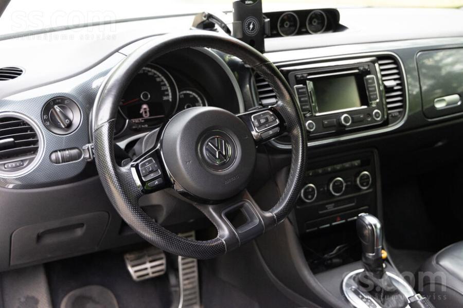 Balts Volkswagen Beetle 2012 Liepāja, ar dzinēja tilpumu 2.00 L un nobraukumu 210 tūkst. km par 7200 €, foto 11 vietnē AUTOMOTO.COM.LV