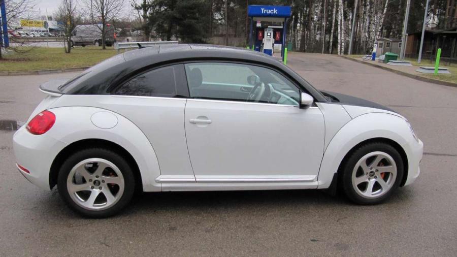 Balts Volkswagen Beetle 2013 Rīga, ar dzinēja tilpumu 1.60 L un nobraukumu 254 tūkst. km par 5950 €, foto 23 vietnē AUTOMOTO.COM.LV