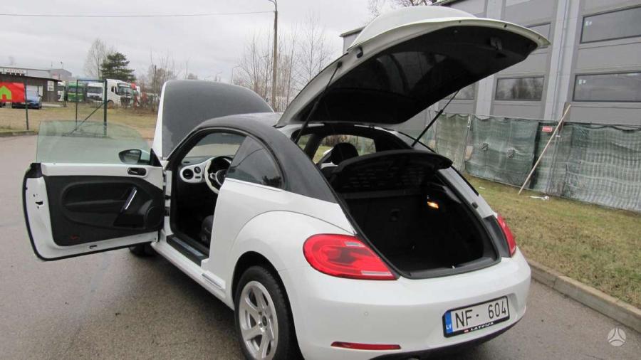 Balts Volkswagen Beetle 2013 Rīga, ar dzinēja tilpumu 1.60 L un nobraukumu 254 tūkst. km par 5950 €, foto 29 vietnē AUTOMOTO.COM.LV