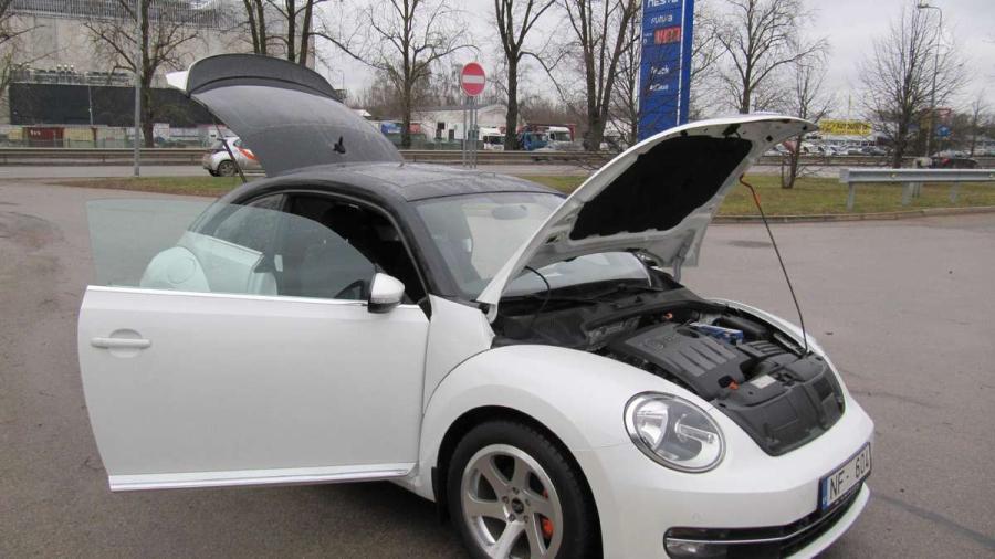 Balts Volkswagen Beetle 2013 Rīga, ar dzinēja tilpumu 1.60 L un nobraukumu 254 tūkst. km par 5950 €, foto 32 vietnē AUTOMOTO.COM.LV