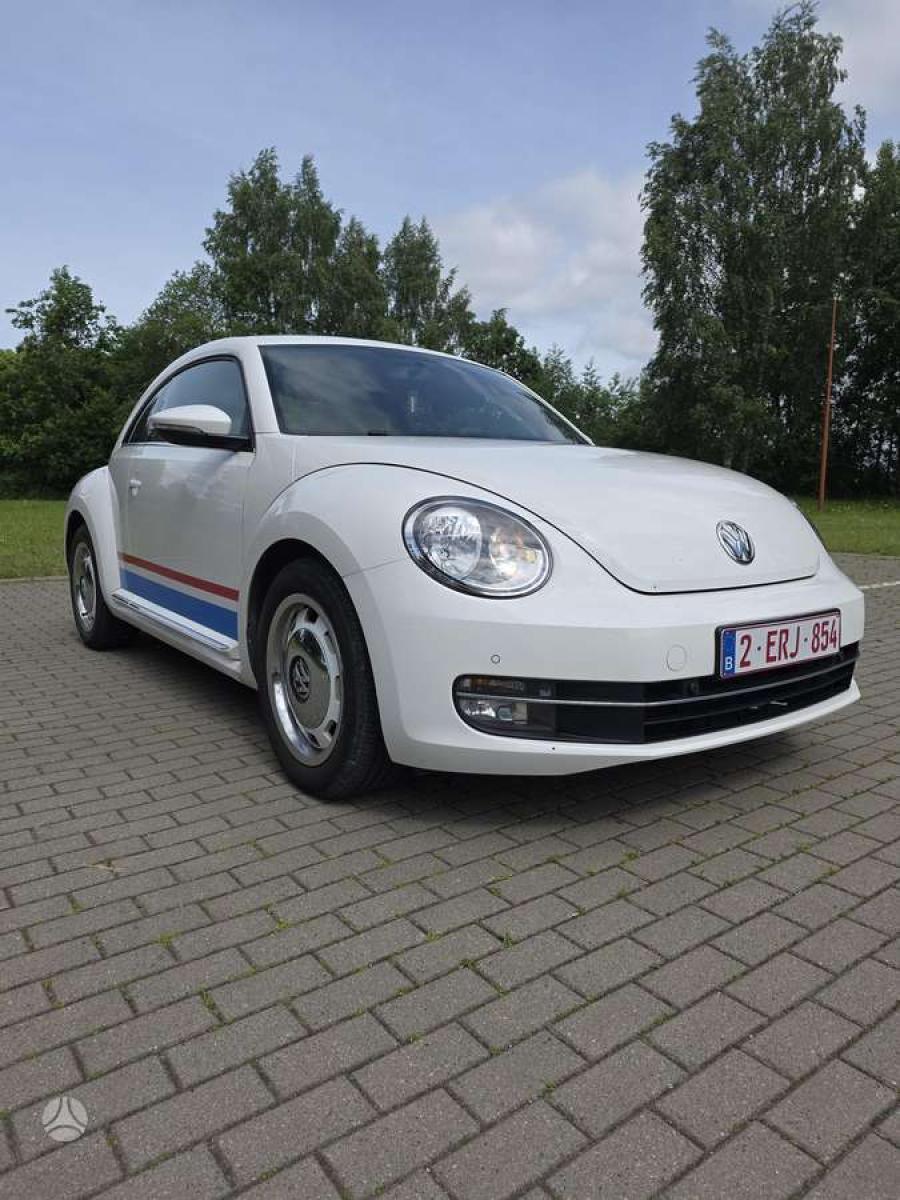 White Volkswagen Beetle 2012 in Vilnius, with an engine capacity of 1.20 L and mileage of 190 thousand km for 5850 €, photo 8 on AUTOMOTO.COM.LV