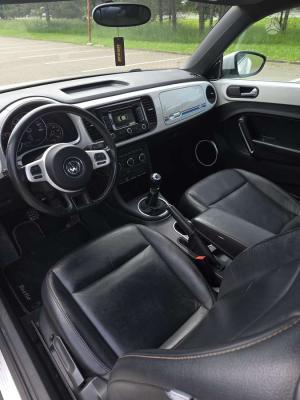 White Volkswagen Beetle 2012 in Vilnius, with an engine capacity of 1.20 L and mileage of 190 thousand km for 5850 €, photo 10 on AUTOMOTO.COM.LV