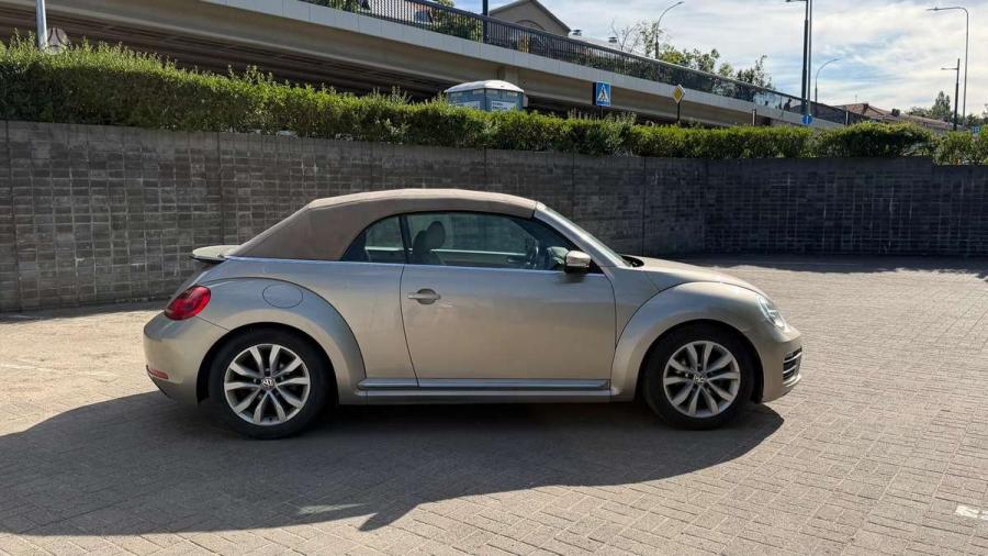 Yellow Volkswagen Beetle 2013 in Vilnius, with an engine capacity of 1.97 L and mileage of 185 thousand km for 8000 €, photo 6 on AUTOMOTO.COM.LV