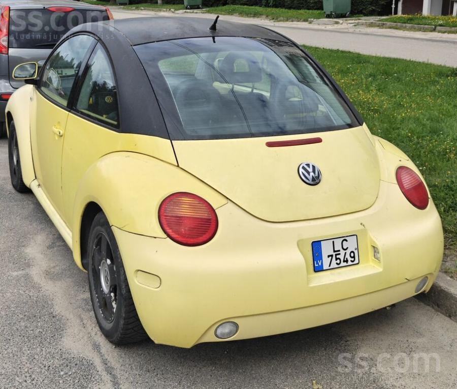 Yellow Volkswagen Beetle 2000 in Riga, with an engine capacity of 2.00 L and mileage of 198 thousand km for 455 €, photo 5 on AUTOMOTO.COM.LV