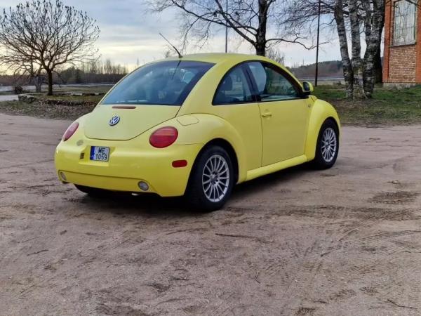 Yellow Volkswagen Beetle 1999 in Grobiņa, with an engine capacity of 2.00 L and mileage of 256 thousand km for 1190 €, photo 2 on AUTOMOTO.COM.LV