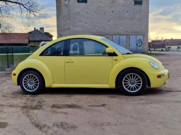 Yellow Volkswagen Beetle 1999 in Grobiņa, with an engine capacity of 2.00 L and mileage of 256 thousand km for 1190 €, photo 5 on AUTOMOTO.COM.LV