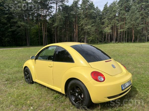 Yellow Volkswagen Beetle 2007 in Riga, with an engine capacity of 1.60 L and mileage of 195 thousand km for 2400 €, photo 3 on AUTOMOTO.COM.LV
