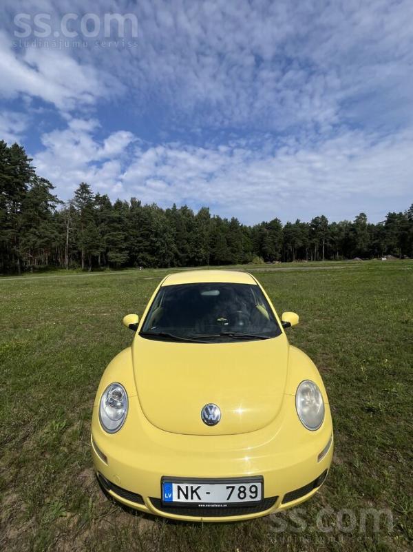 Yellow Volkswagen Beetle 2007 in Riga, with an engine capacity of 1.60 L and mileage of 195 thousand km for 2400 €, photo 5 on AUTOMOTO.COM.LV