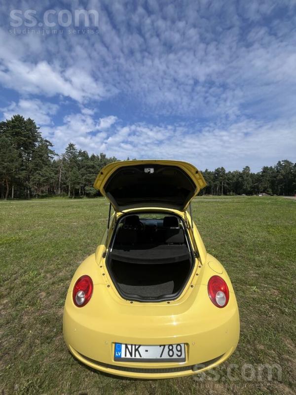 Yellow Volkswagen Beetle 2007 in Riga, with an engine capacity of 1.60 L and mileage of 195 thousand km for 2400 €, photo 7 on AUTOMOTO.COM.LV