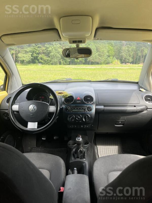 Yellow Volkswagen Beetle 2007 in Riga, with an engine capacity of 1.60 L and mileage of 195 thousand km for 2400 €, photo 9 on AUTOMOTO.COM.LV