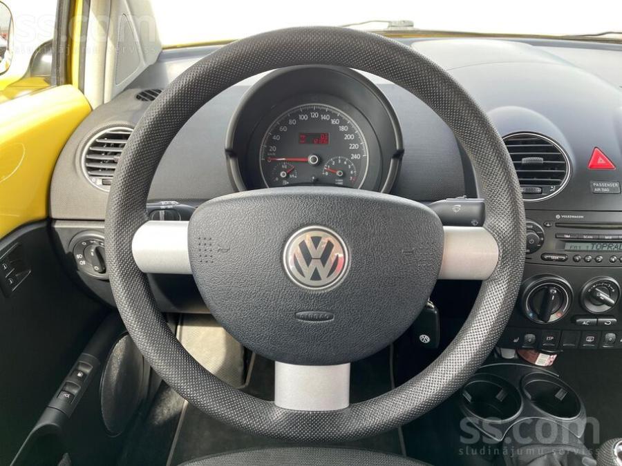 Yellow Volkswagen Beetle 2009 in Riga, with an engine capacity of 1.60 L and mileage of 121 thousand km for 5990 €, photo 13 on AUTOMOTO.COM.LV