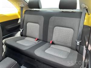 Yellow Volkswagen Beetle 2009 in Riga, with an engine capacity of 1.60 L and mileage of 121 thousand km for 5990 €, photo 19 on AUTOMOTO.COM.LV