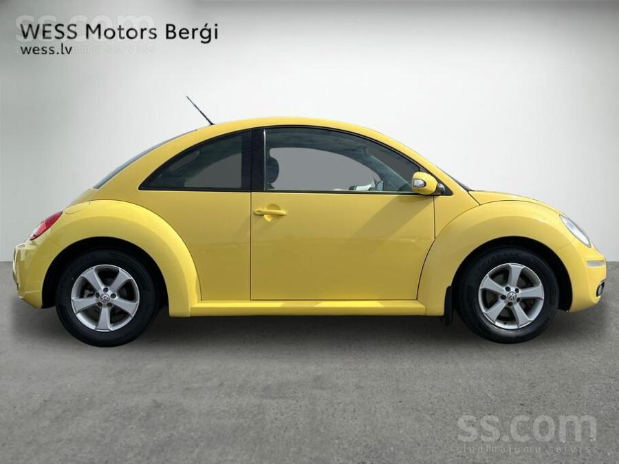 Yellow Volkswagen Beetle 2009 in Riga, with an engine capacity of 1.60 L and mileage of 121 thousand km for 5990 €, photo 24 on AUTOMOTO.COM.LV