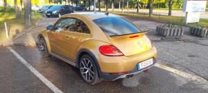Yellow Volkswagen Beetle 2017 in Ukmerge, with an engine capacity of 1.80 L and mileage of 115 thousand km for 9999 €, photo 2 on AUTOMOTO.COM.LV