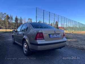 Beige Volkswagen Bora 2002 in Tallinn, with an engine capacity of 1.60 L and mileage of 0 thousand km for 450 €, photo 10 on AUTOMOTO.COM.LV